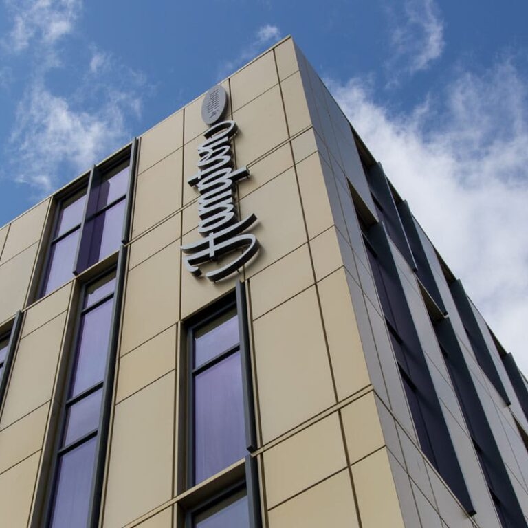 Flat Panel Rainscreen - Optima Edge | Sotech