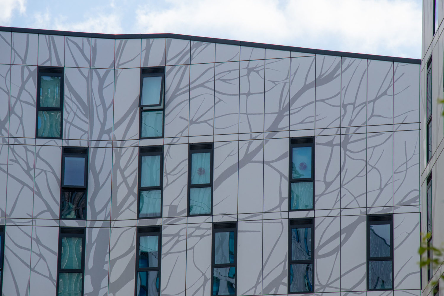 Fins, perforations, balconies and etching - Sotech Optima